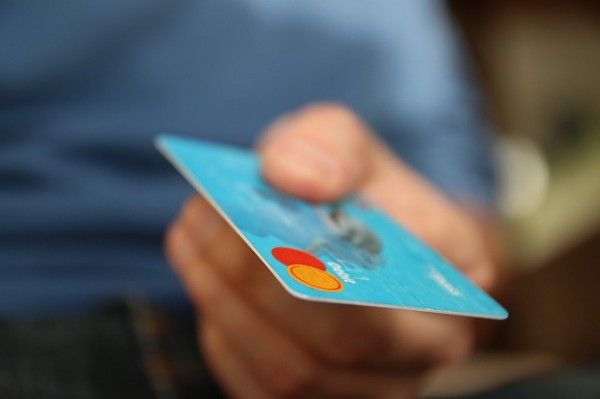 What Is Swiping Cards Scamming And How Can You Avoid It PrivacySense
